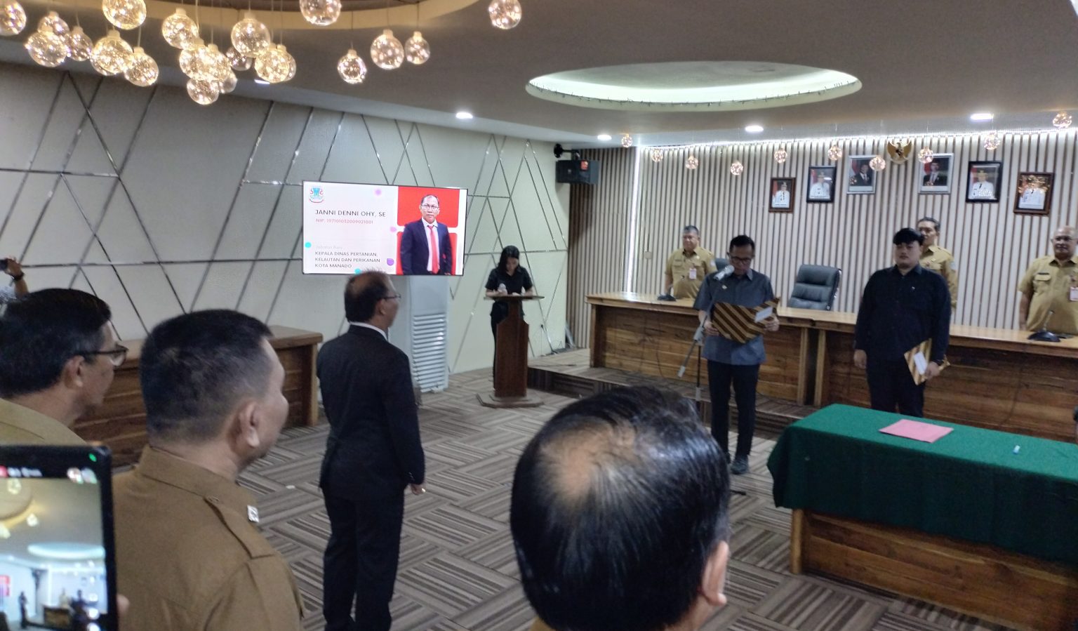 Wakil Walikota dr Richard Sualang, Lantik Janni Denny Ohy SE, Kadis ...